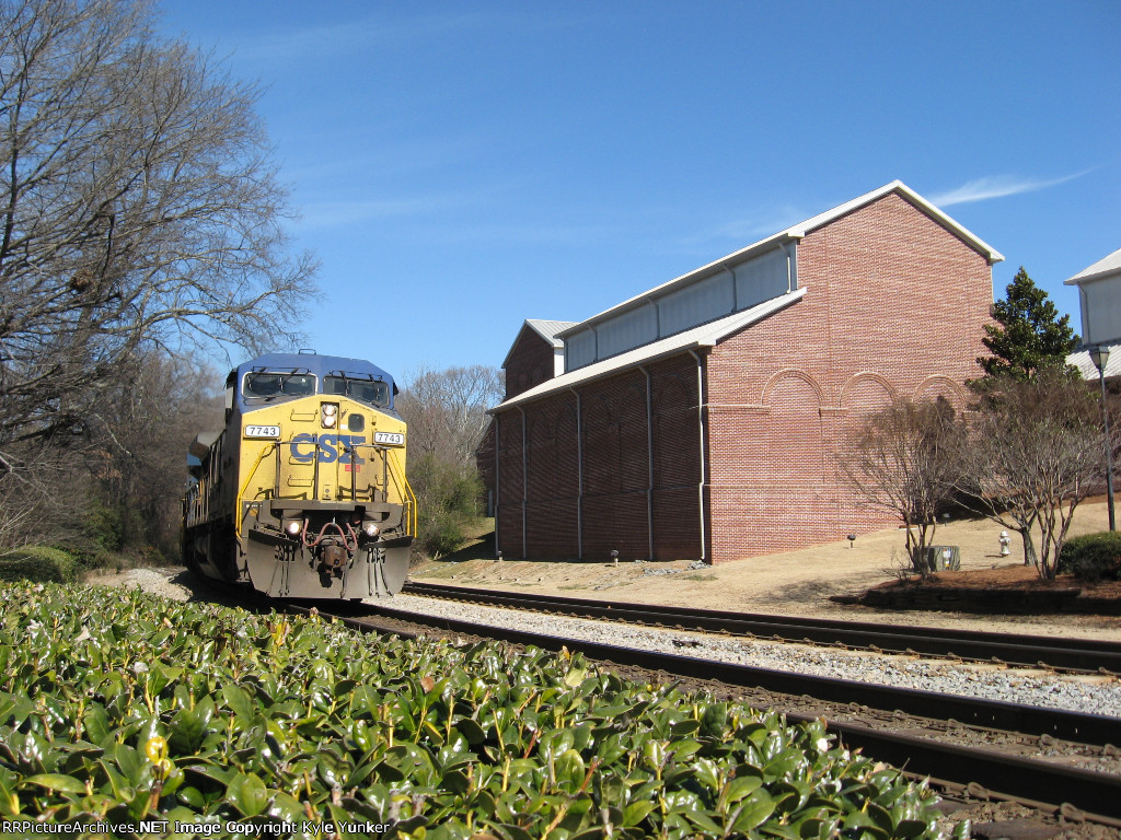 SB intermodal train Q141